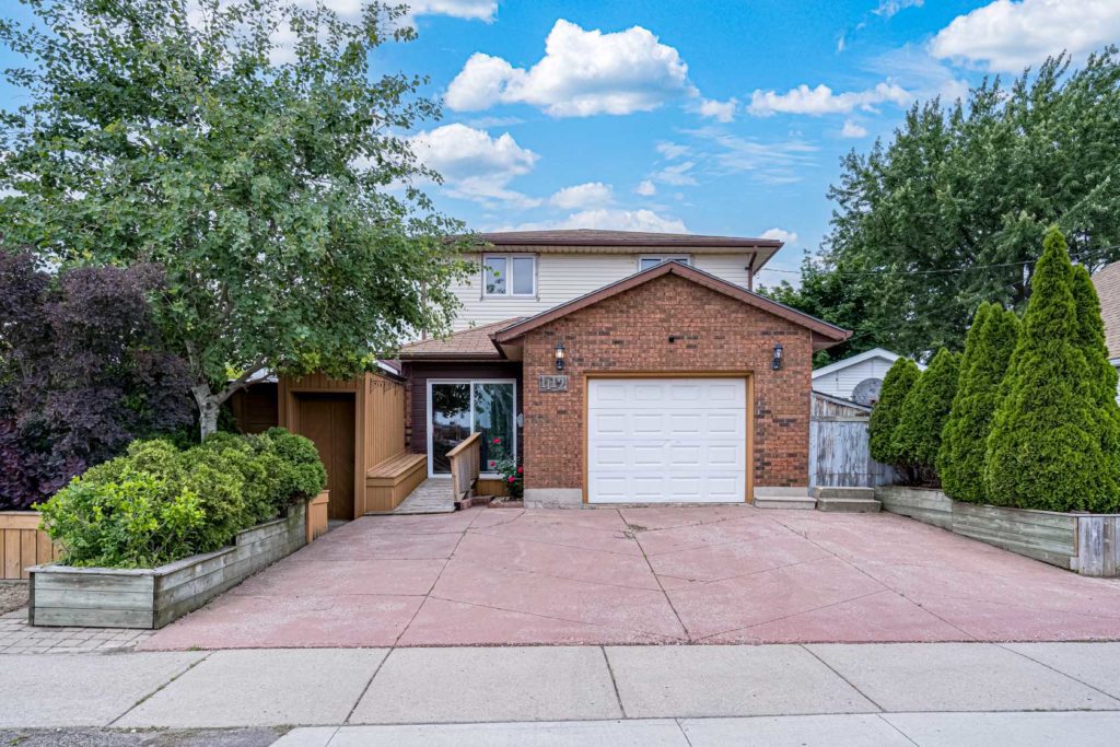 1112 Upper Sherman Ave, Hamilton ON - Michael St. Jean Realty