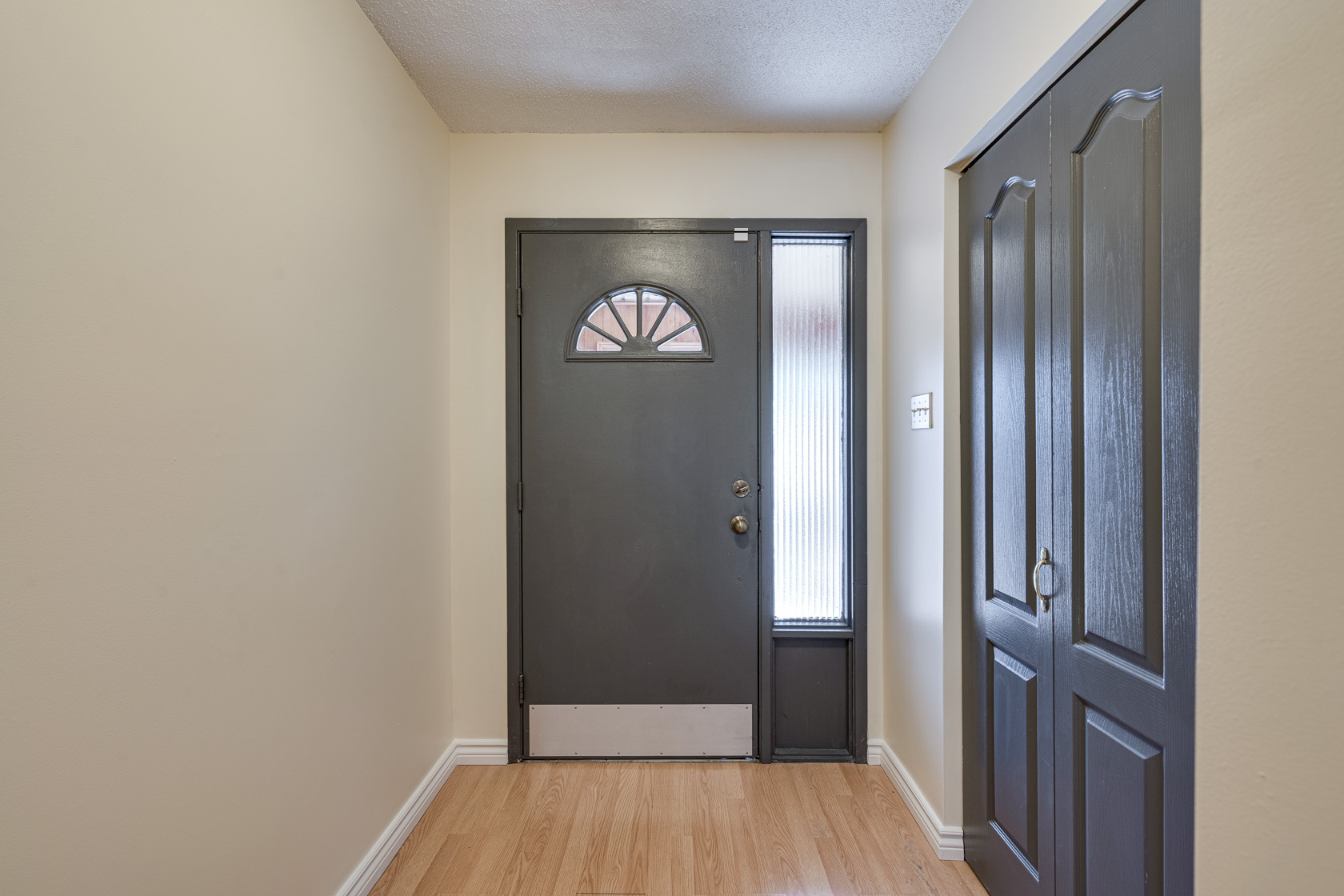 1112 Upper Sherman Ave, Hamilton ON - Michael St. Jean Realty