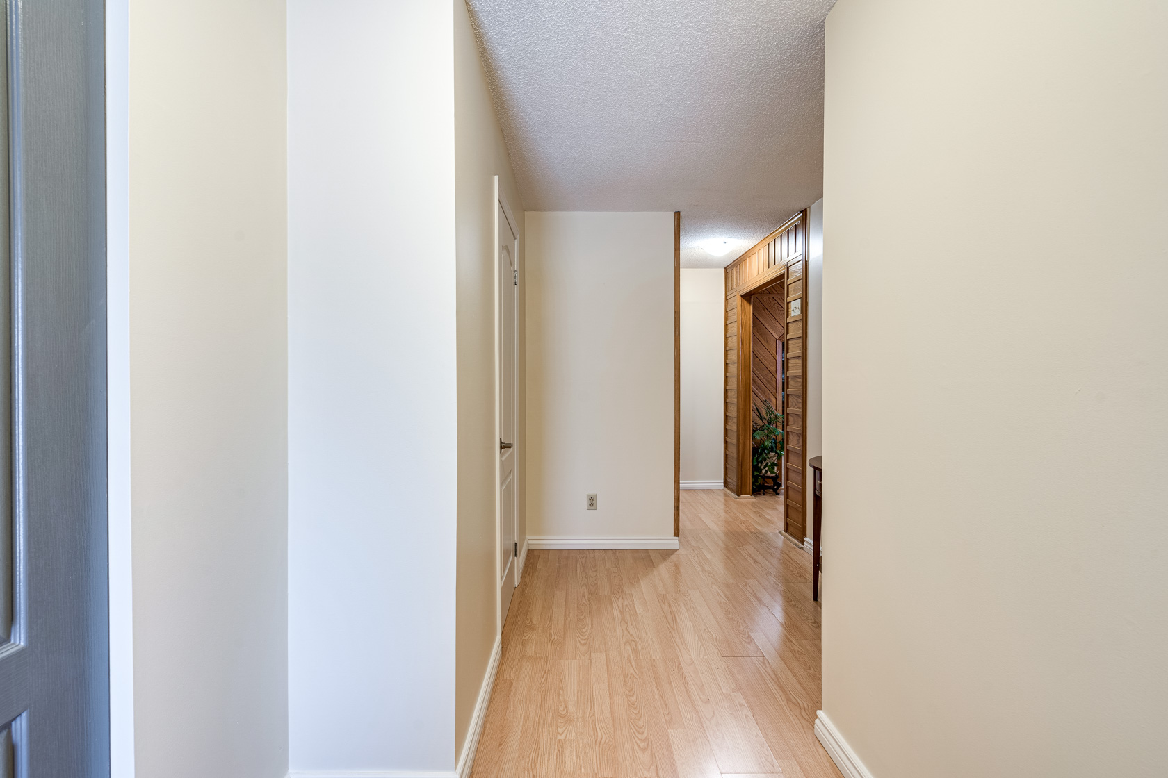 1112 Upper Sherman Ave, Hamilton ON - Michael St. Jean Realty