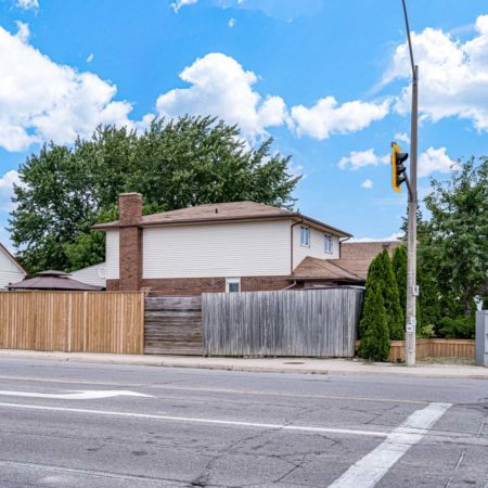 1112 Upper Sherman Ave, Hamilton ON - Michael St. Jean Realty