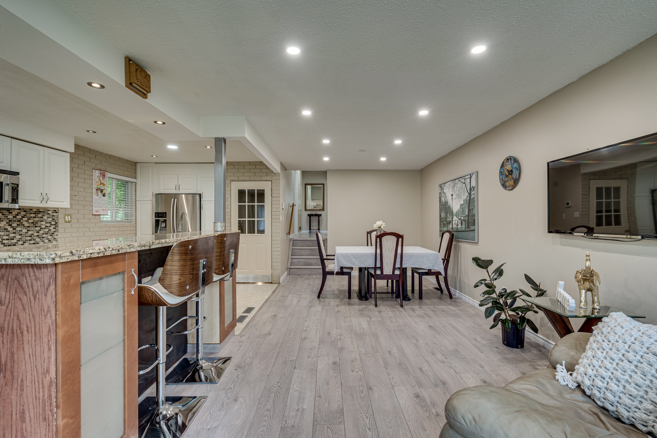 389 East 23rd St, Hamilton ON - Michael St. Jean Realty