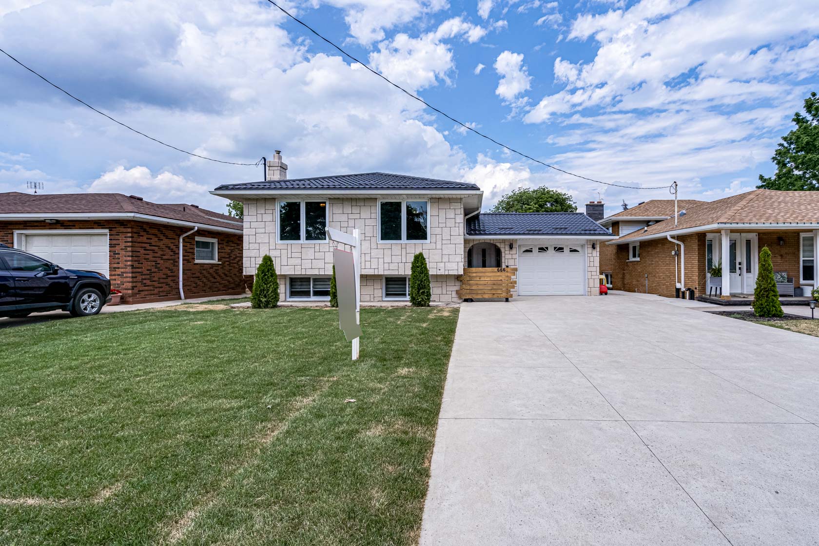 666 Mohawk Rd W, Hamilton ON - Michael St. Jean Realty