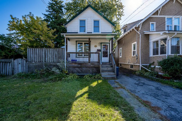 350 Hampton Heath Rd, Burlington ON - Michael St. Jean Realty