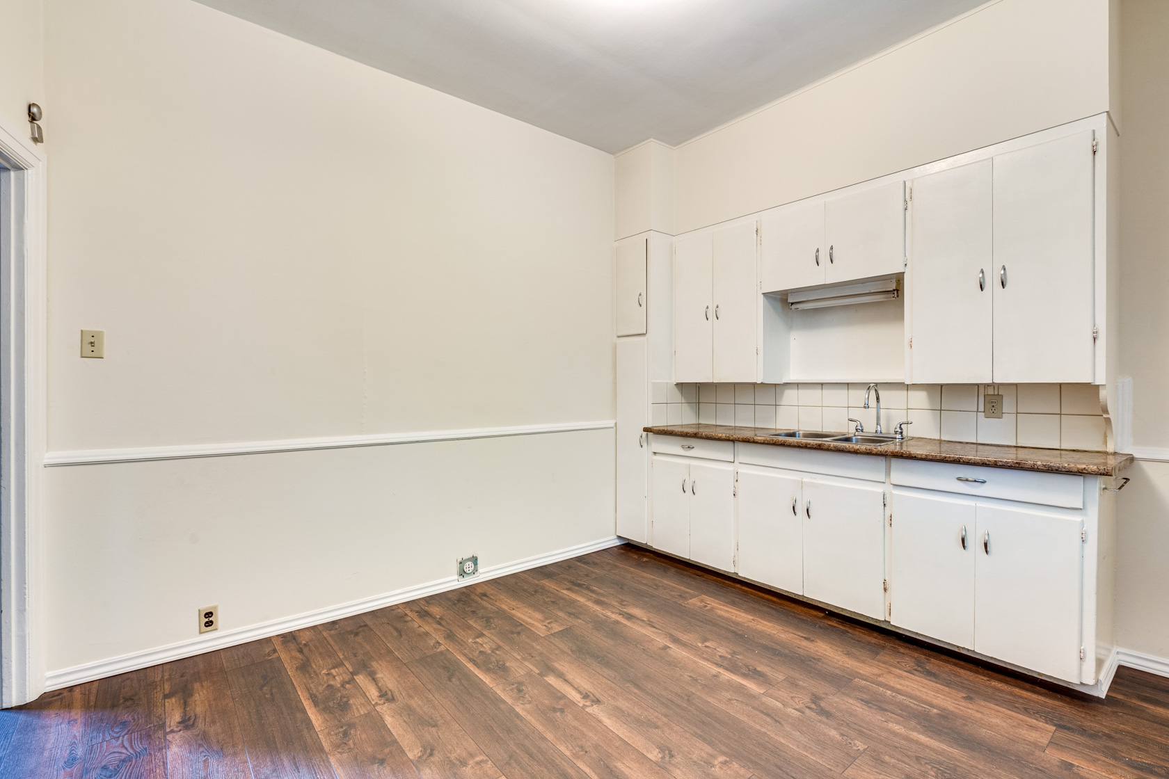 132 Holton Ave S, Hamilton ON - Michael St. Jean Realty