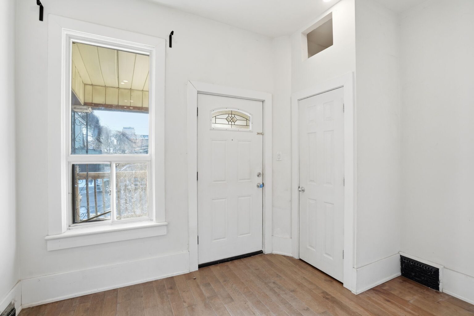 26 Murray Ave. Hamilton, ON - Michael St. Jean Realty